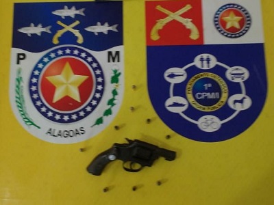 Pelopes e Radiopatrulha da 1ª CPM/I apreendem arma de fogo e drogas em ...