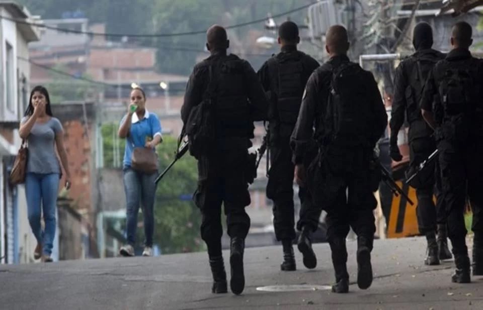 Operação policial desmantela esquema de extorsão do Terceiro Comando ...