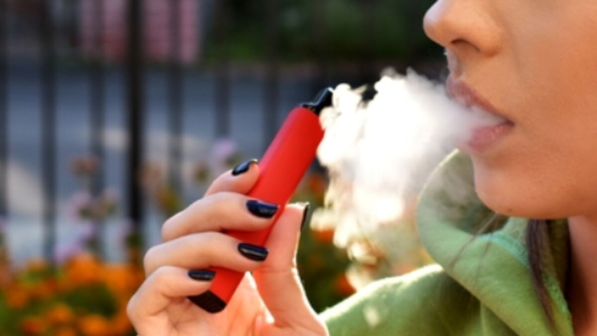 Especialistas alertam para os danos do cigarro eletrônico na pele ...