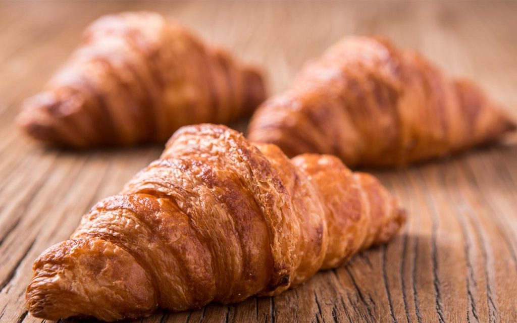 Desafie-se na cozinha com a receita de Croissant de Doce de Leite e ...