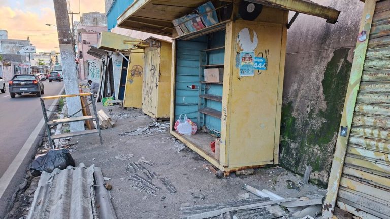 Revitalização no Centro de Maceió: Barracas de Sebos são Removidas para ...